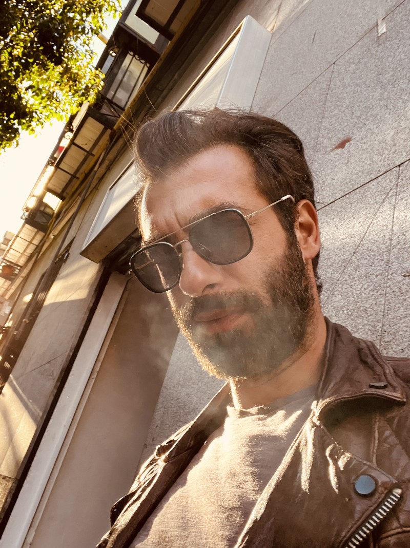 Ünlü oyuncu İlker Kaleli'den müzikal atak - Gecce Magazin Haberleri